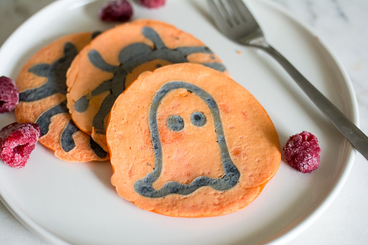 Recette crêpes pour Halloween (dessins fantômes, araignées, etc)